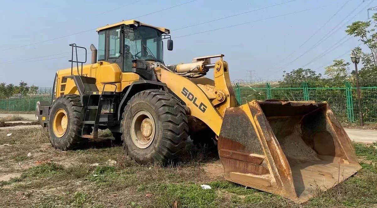 How to Perform Essential maintenance on used loader good 1