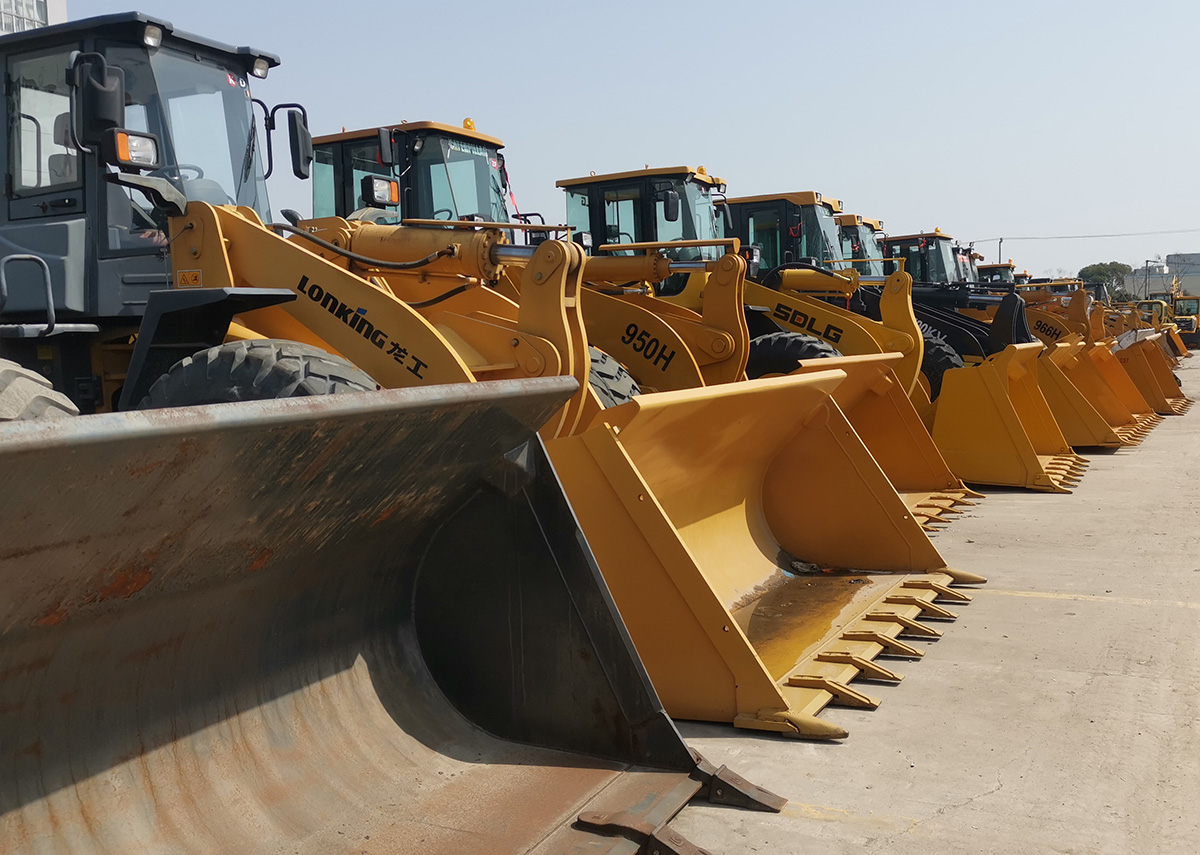 Excavator vs Loader: Learn The Important Differences From 8 Aspects