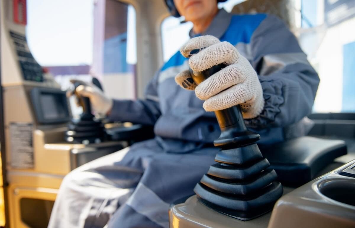 Excavator Control: How Does It Do an Important Work From 5 Aspects