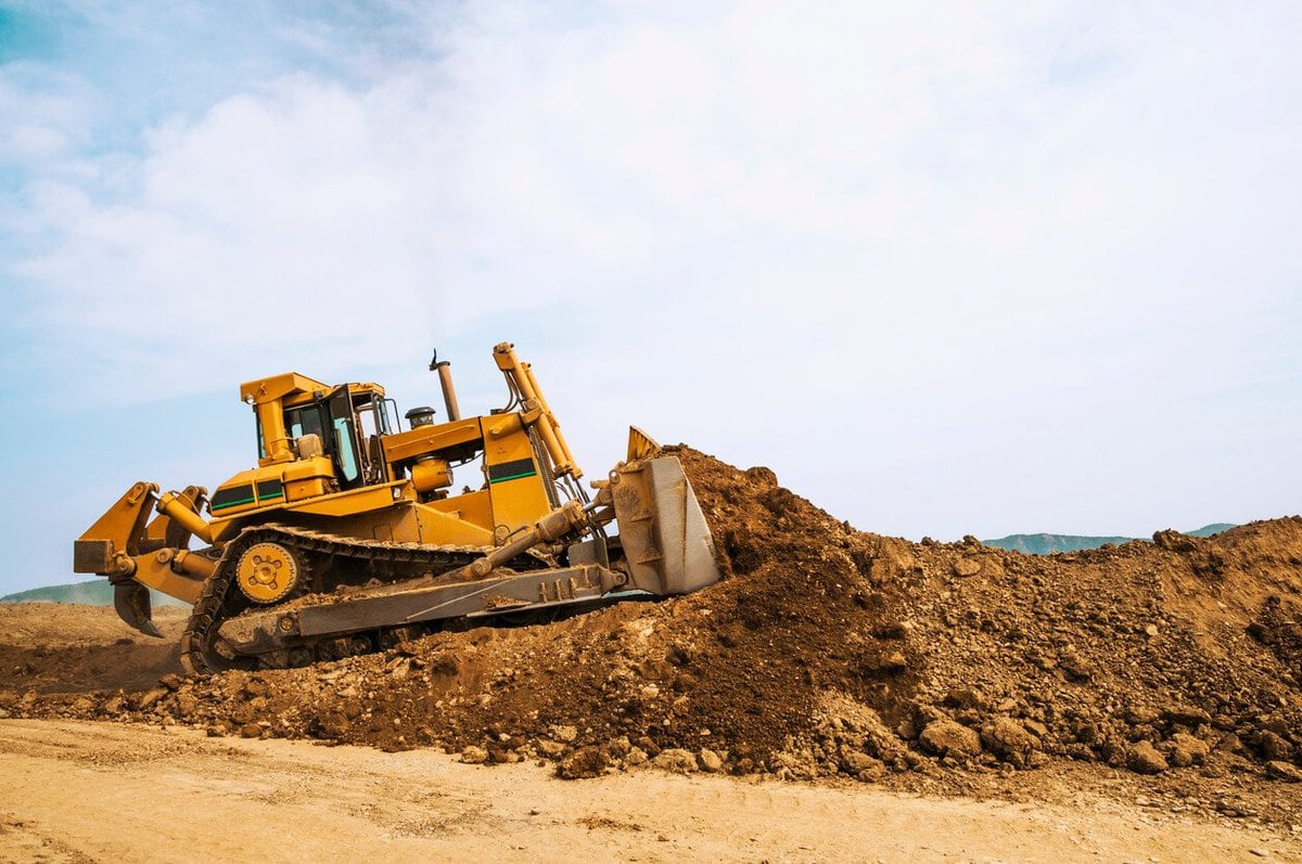 Bulldozer vs Wheel Loader: Which One Should You Choose?