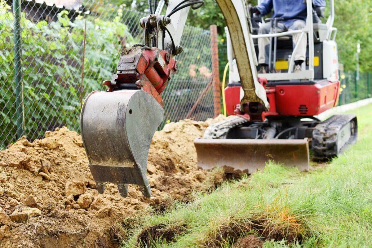 Mini Excavator for Landscaping: 7 Important Aspects You Should Know
